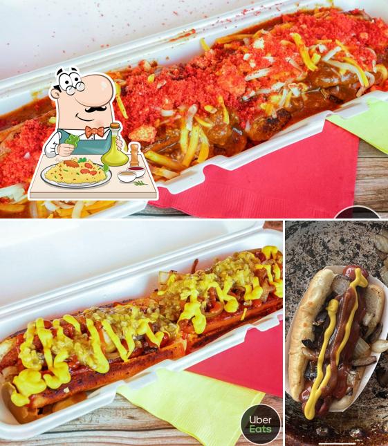 ‘World Famous’ Foot-Long Chili-Cheese Dogs in Long Beach - Restaurant ...