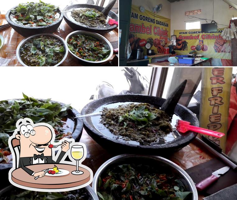 Ayam Goreng Dadakan Sambel Cibiuk restaurant, Bandung, Jl. Cisaranten ...
