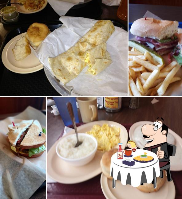 Mom's Country Deli, Houston - Restaurant menu, prices and reviews