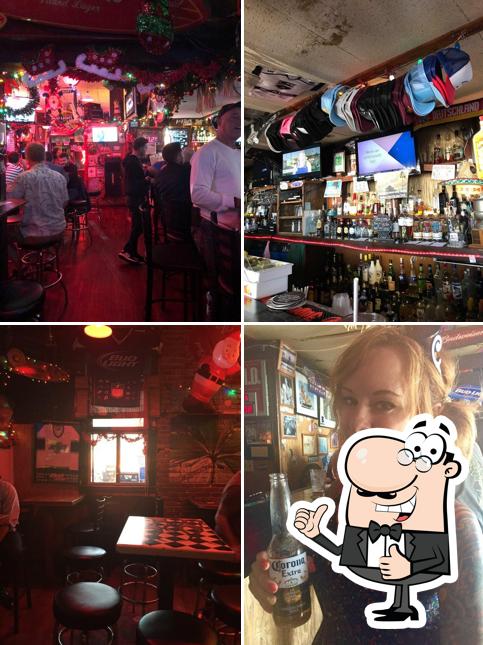 Shellback Tavern in Manhattan Beach - Restaurant menu and reviews