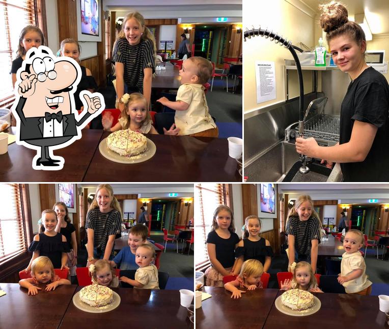 Oasis World Cafe & Play Centre in Park Avenue - Restaurant reviews