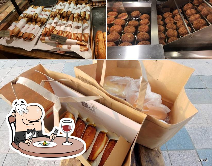 Sungsimdang Bakery Daejeon Station Branch, Daejeon - Restaurant menu ...
