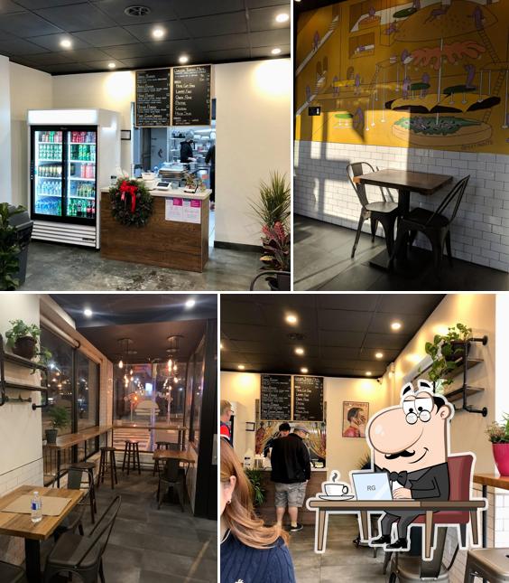 Simple Burger, 735 Bloor St W in Toronto - Restaurant reviews