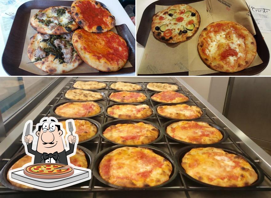Trieste Pizza Mare pizzeria, Pescara, Lungomare G. Matteotti ...