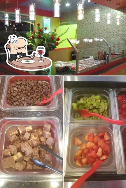 Red Berry Frozen Yogurt in Laredo - Restaurant menu and reviews