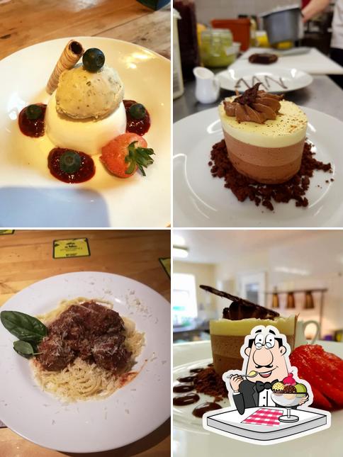 The Crown, 6 Market Pl in Fakenham - Restaurant menu and reviews