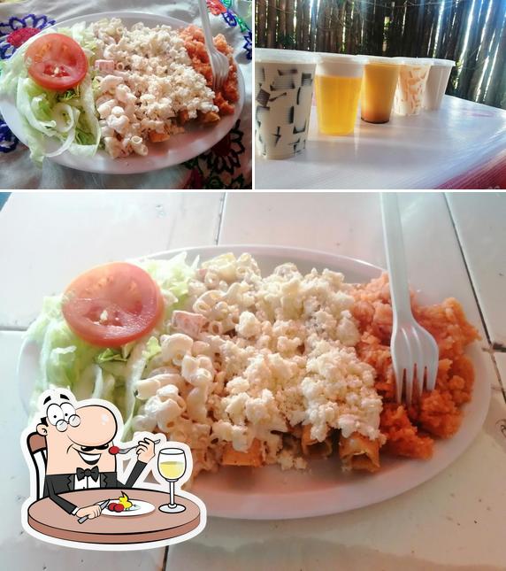 Pollos asados al carbón "El Gran Pollo", Juchipila - Menú del ...