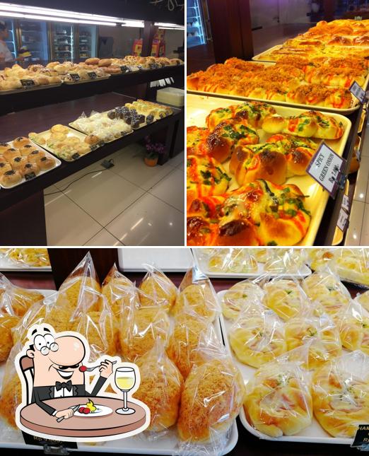 Clover BakeShoppe, West Jakarta - Restaurant menu, prices and reviews