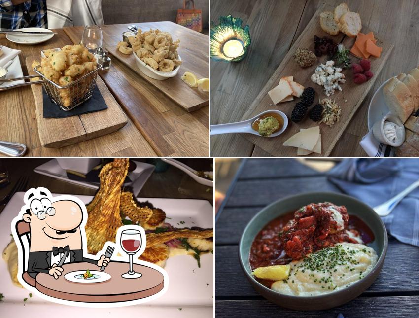 Bleu Restaurant & Lounge, De Pere - Restaurant menu, prices and reviews