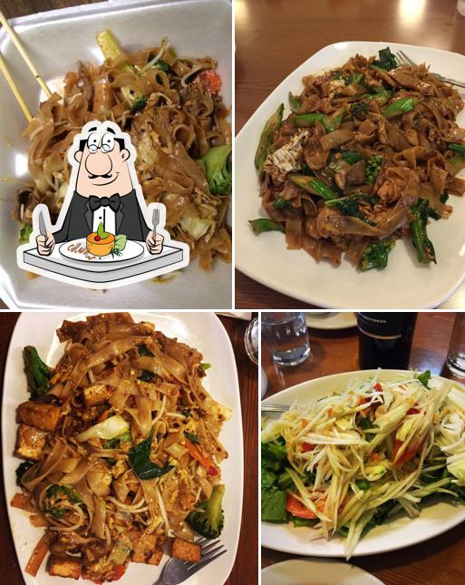 Bangkok Kitchen, 582 W Dussel Dr in Maumee - Restaurant menu and reviews