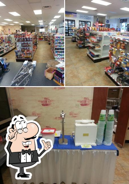 Food and Gas Mart in North Lima - Restaurant reviews
