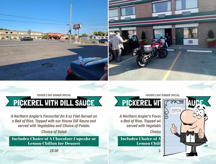 Pinewood Motor Inn in Espanola - Restaurant menu and reviews