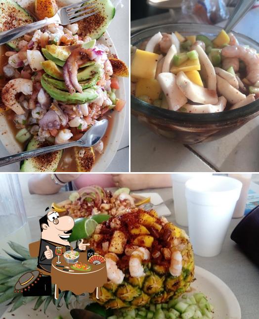 cocos y mariscos del rio restaurant, Mexicali, Bulevar Río Nuevo ...