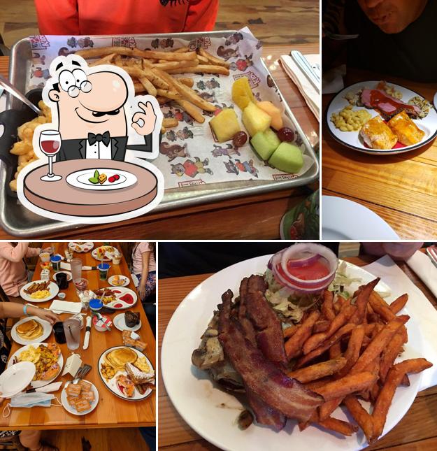 Loose Moose Bar & Grill in Williamsburg - Restaurant menu and reviews