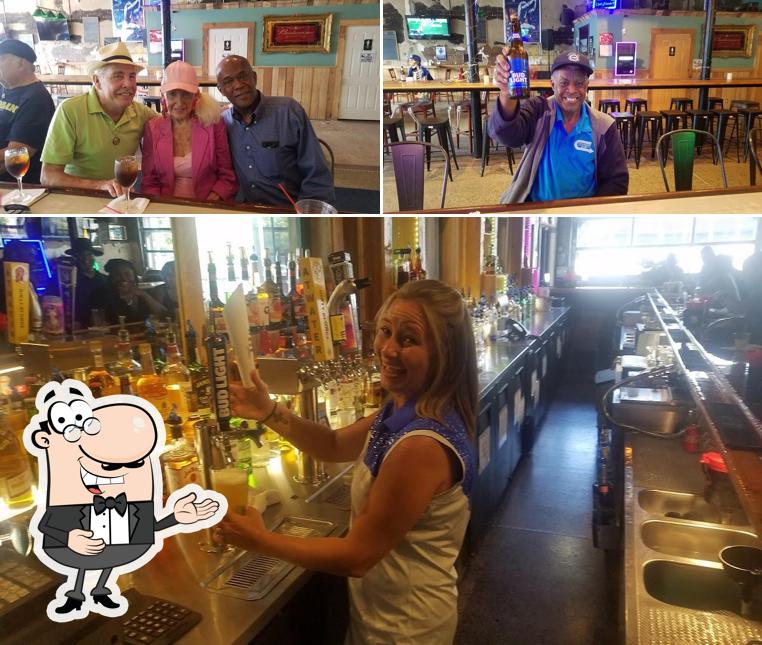 Turnaround Bar, Detroit - Restaurant menu, prices and reviews