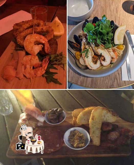 Bomboras Torquay, 37 The Esplanade in Torquay - Restaurant menu and reviews