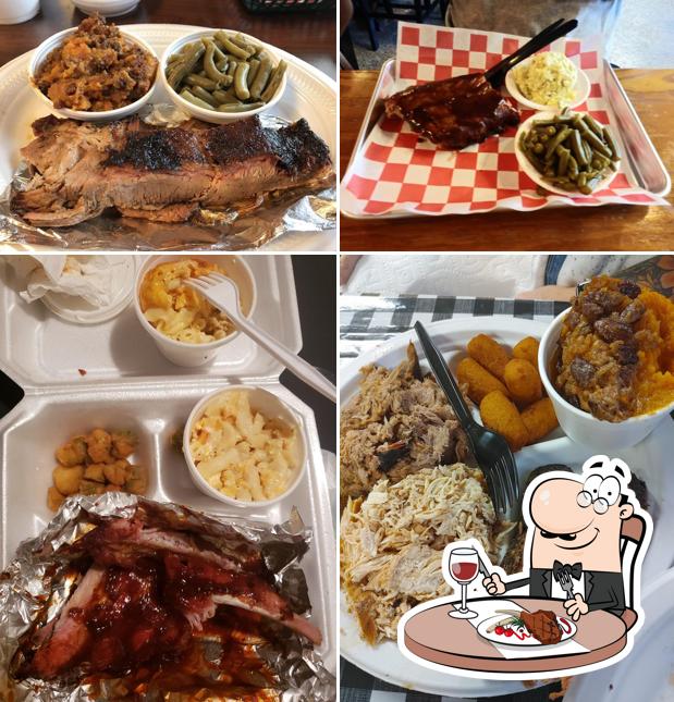 Little Pigs BBQ, 840 S Pine St in Spartanburg - Restaurant menu and reviews