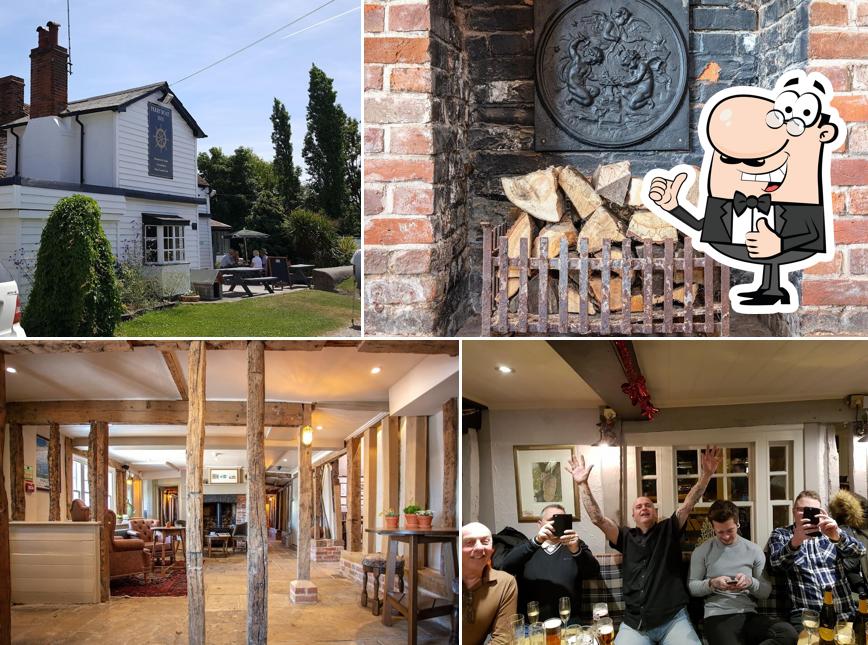 Ferry Boat Inn, Ferry Rd in North Fambridge - Restaurant reviews