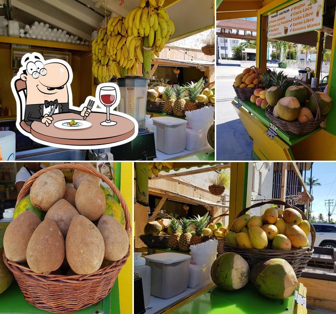 Tropical Fruit pub & bar, Punta Cana, MHMM+M3H - Restaurant reviews