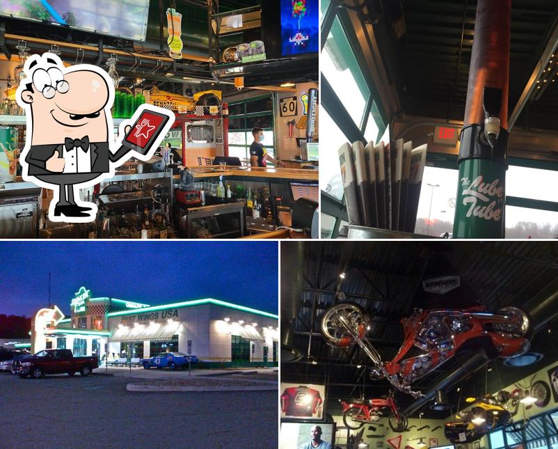 Quaker Steak & Lube, Austintown - Restaurant menu, prices and reviews