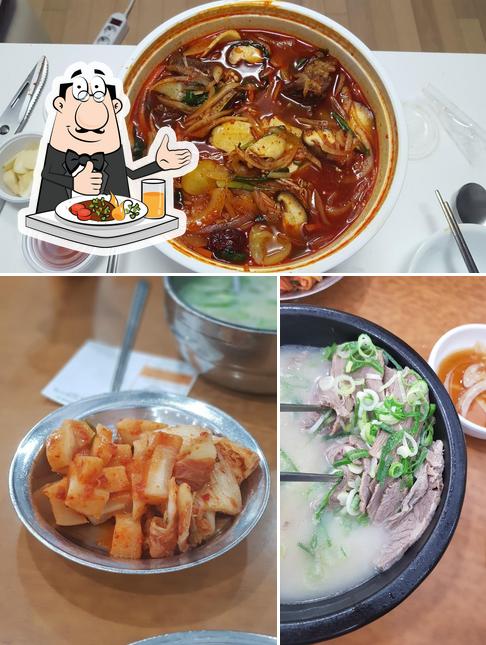 Sinseon Seolnongtang, Suwon-si - Restaurant menu, prices and reviews