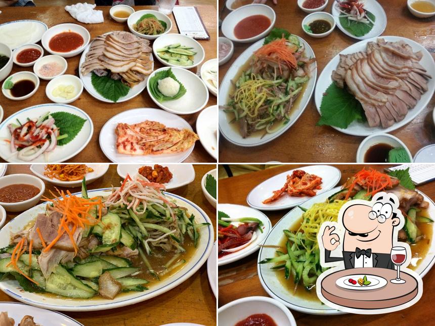 Busan Jokbal restaurant, Busan, 13-1 광복로 - Restaurant reviews