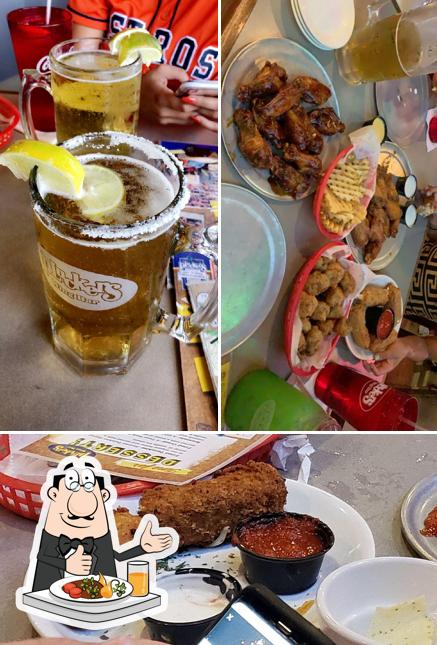 Pluckers Wing Bar, 10407 Katy Fwy in Houston - Restaurant menu and reviews