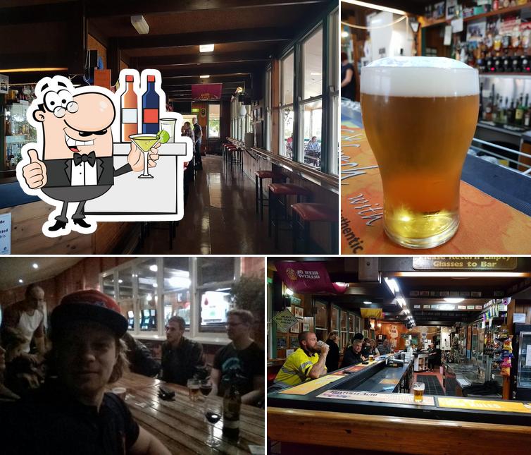 Mapleton Public House, 2 Flaxton Dr in Mapleton - Restaurant menu and ...