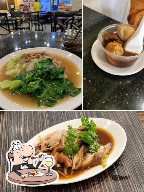 Restaurante คากิ ข้าวขาหมูบางรัก สาขา The rest ประชาชื่น, Bangkok ...