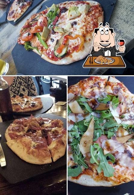 Crust & Crate Fast Fired Pizza Pub, 325 Marché Way #105 in Ottawa ...