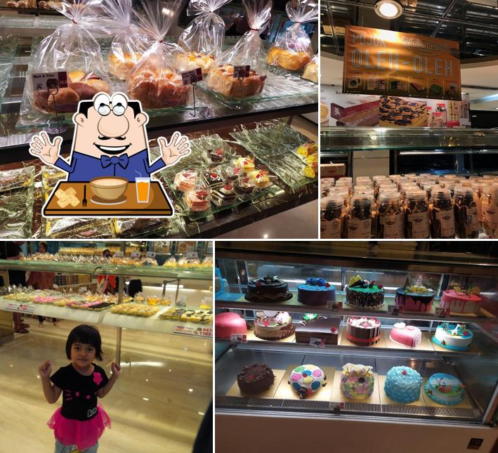 Vanhollano Bakery, Pekanbaru, Jl. Jend. Sudirman No.229 - Opiniones del ...