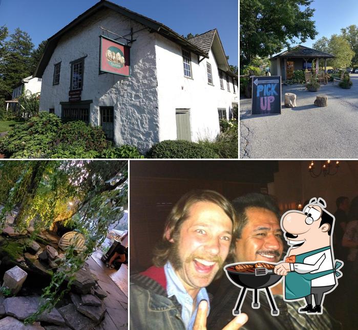 Four Dogs Tavern in USA - Restaurant menu and reviews