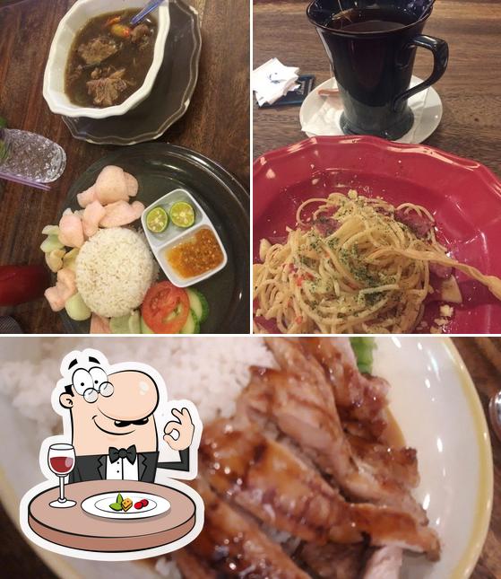 Giggle Box restaurant, Bandung, Jl. Braga No.99 - 101 - Restaurant menu ...