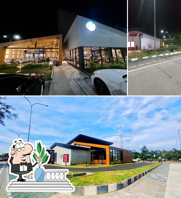 Starbucks Drive Thru Rest Area Km 260B, Brebes - Restaurant reviews