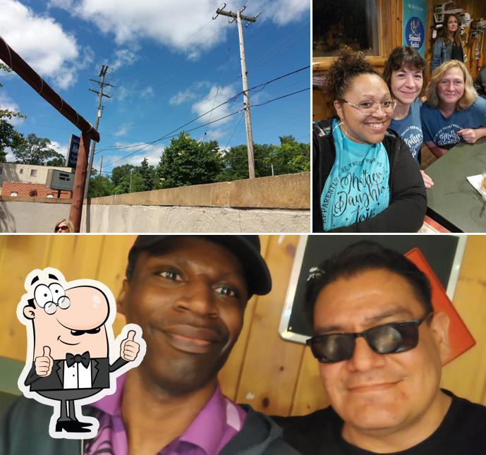 Sail Inn Bar & Grill in Traverse City - Restaurant menu and reviews