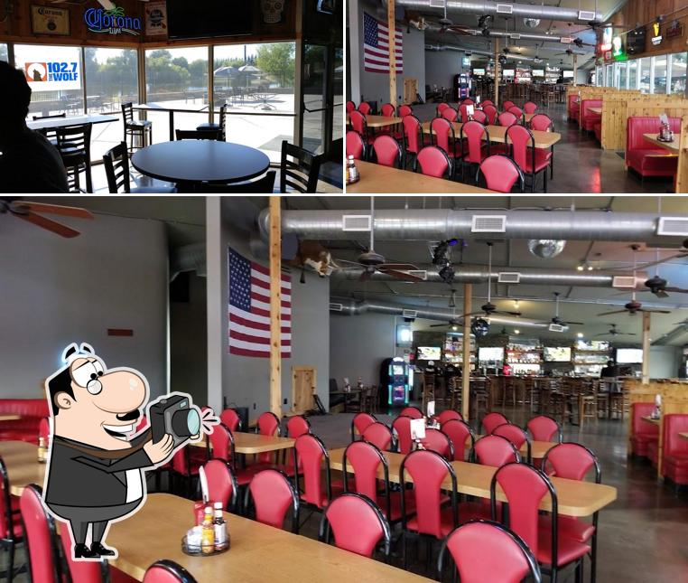 SmokeHouse Bar & Grill in Kingsburg - Restaurant menu and reviews