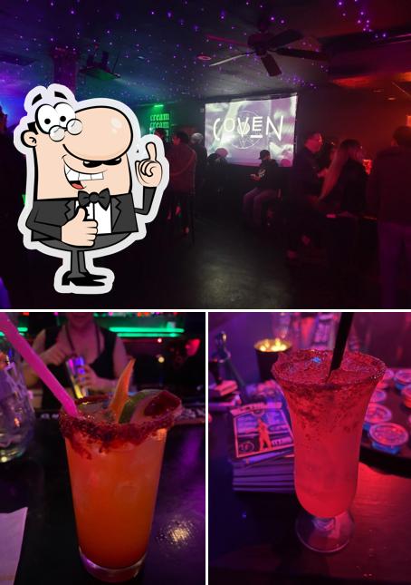Cream Cocktail Lounge, San Antonio - Restaurant menu, prices and reviews