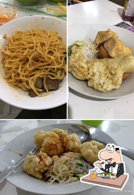 Famili Ria in Surrey Hills - Restaurant menu and reviews