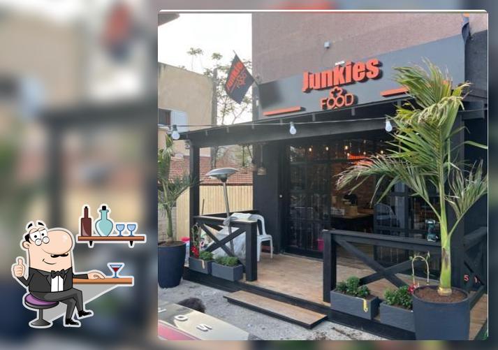 junkies food restaurant, Mashhad - Restaurant reviews