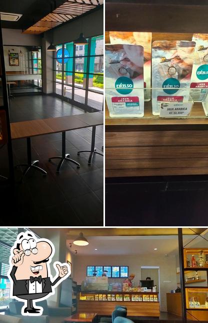 Excelso Uniland cafe, Medan, HMPM+M2F - Restaurant reviews