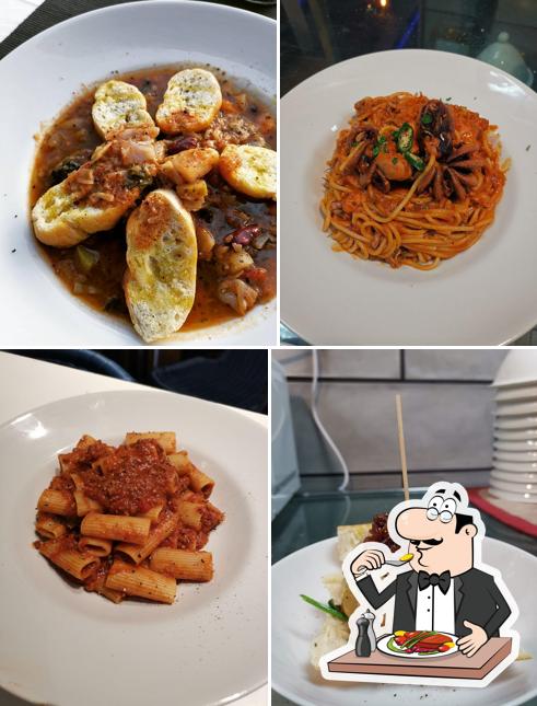 Restaurante Los Roques de la Fula Negra, Los Abrigos, C. La Marina ...