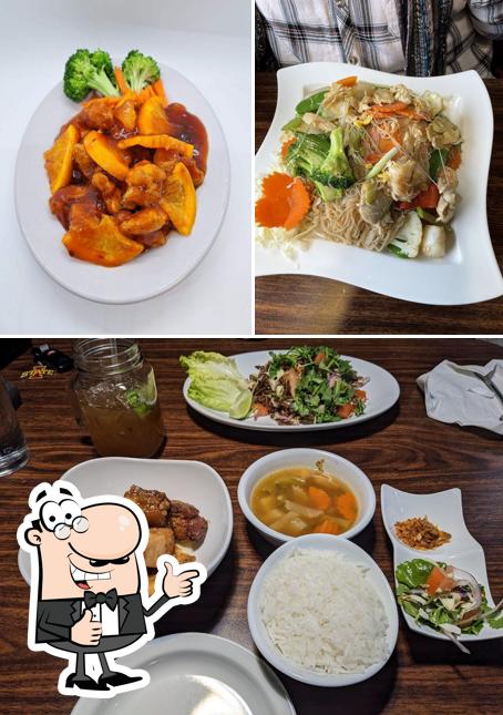 MinGaLaBar Burmese Kitchen in Urbandale - Restaurant menu and reviews