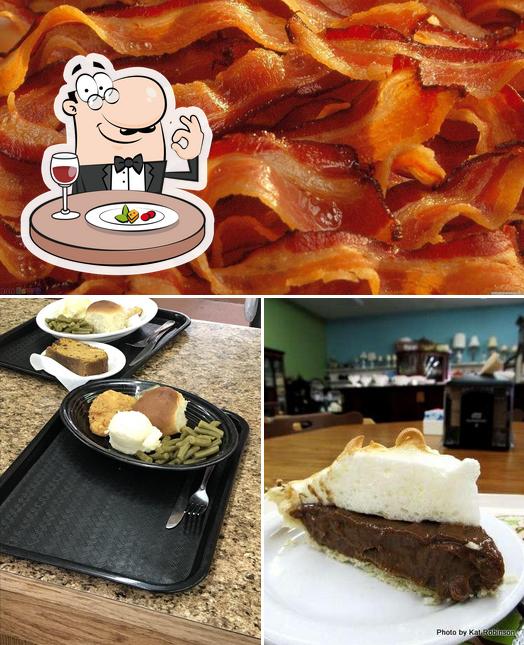 Country Rooster Antiques and Cafe in Green Forest - Restaurant menu and ...