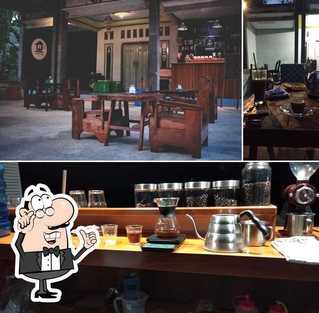 Emperan kopi cafe, Hadiwarno - Restaurant reviews