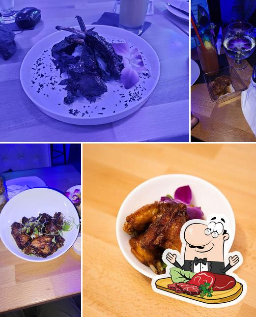 Oui Cocktail Lounge in New York City - Restaurant menu and reviews