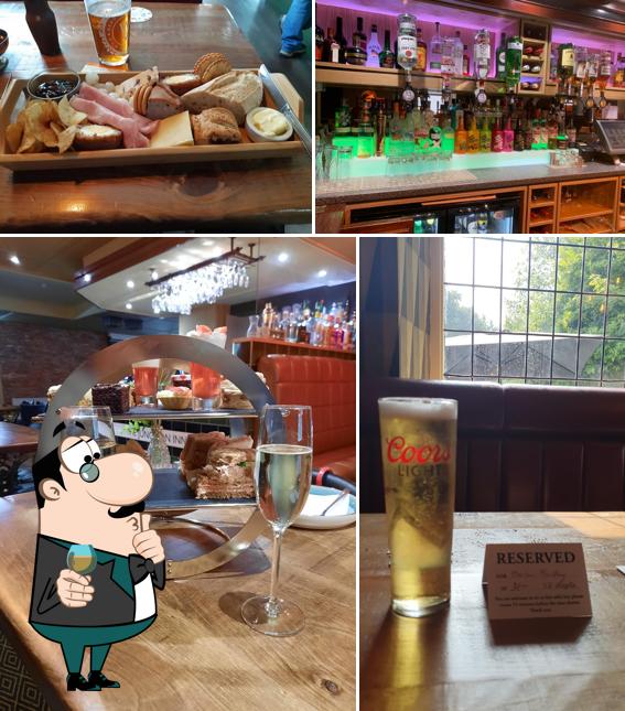 The Junction Inn in Hengoed - Restaurant menu and reviews