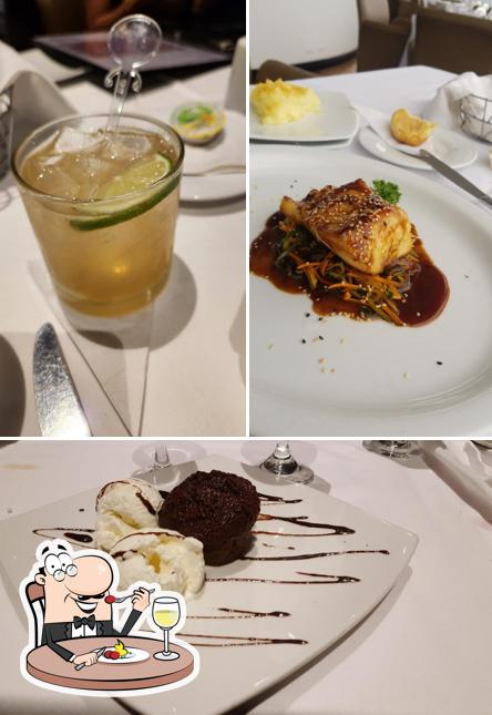 Tony Romas Revolving Restaurant Bar, Medellín - Restaurant reviews