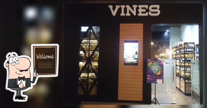 VINES Trans Studio Mall Makassar pub & bar, Makassar - Restaurant reviews