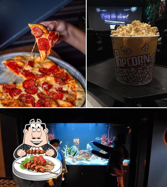 Hollywood Palms Cinema in Naperville - Restaurant menu and reviews