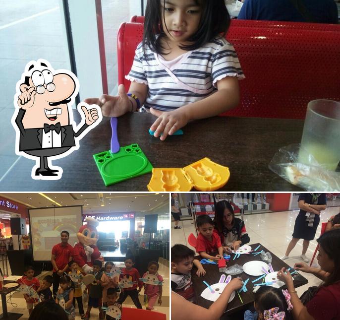 Jollibee - SM Hypermarket Imus restaurant, Imus - Restaurant reviews
